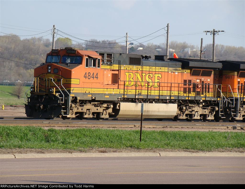 BNSF 4844